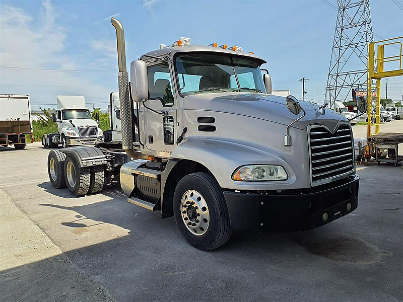 2017 Mack Pinnacle CXU600 (For Sale) | Day Cab | #677430