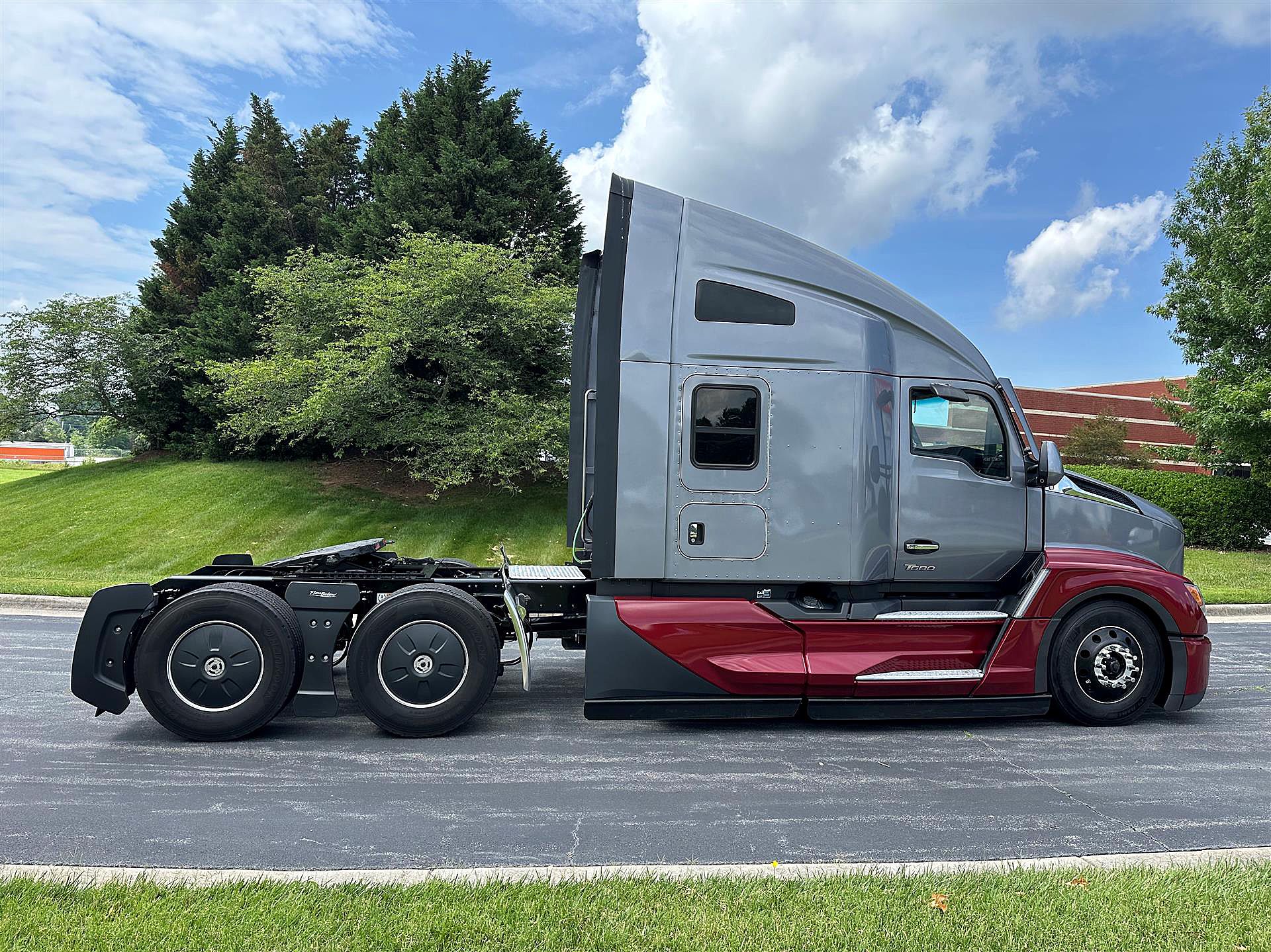 2023 Kenworth T680 (For Sale) | 76" Sleeper | #0574909