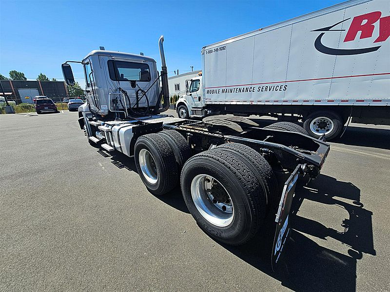 2017 Mack Pinnacle CXU600 (For Sale) | Day Cab | #677411