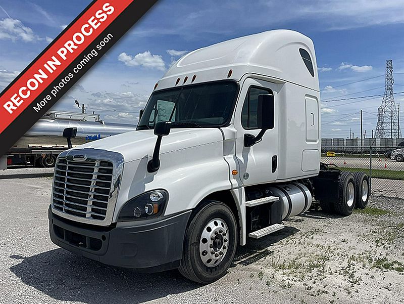 2016 Freightliner Cascadia 126 For Sale | Sleeper Truck | #8679408