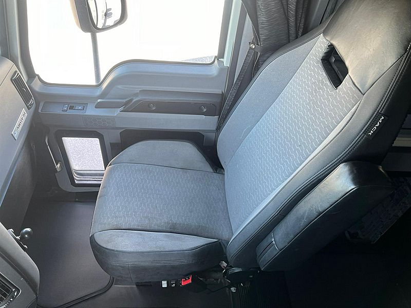 2019 Mack Anthem AN64T M742 For Sale | 70" Sleeper | # 265436