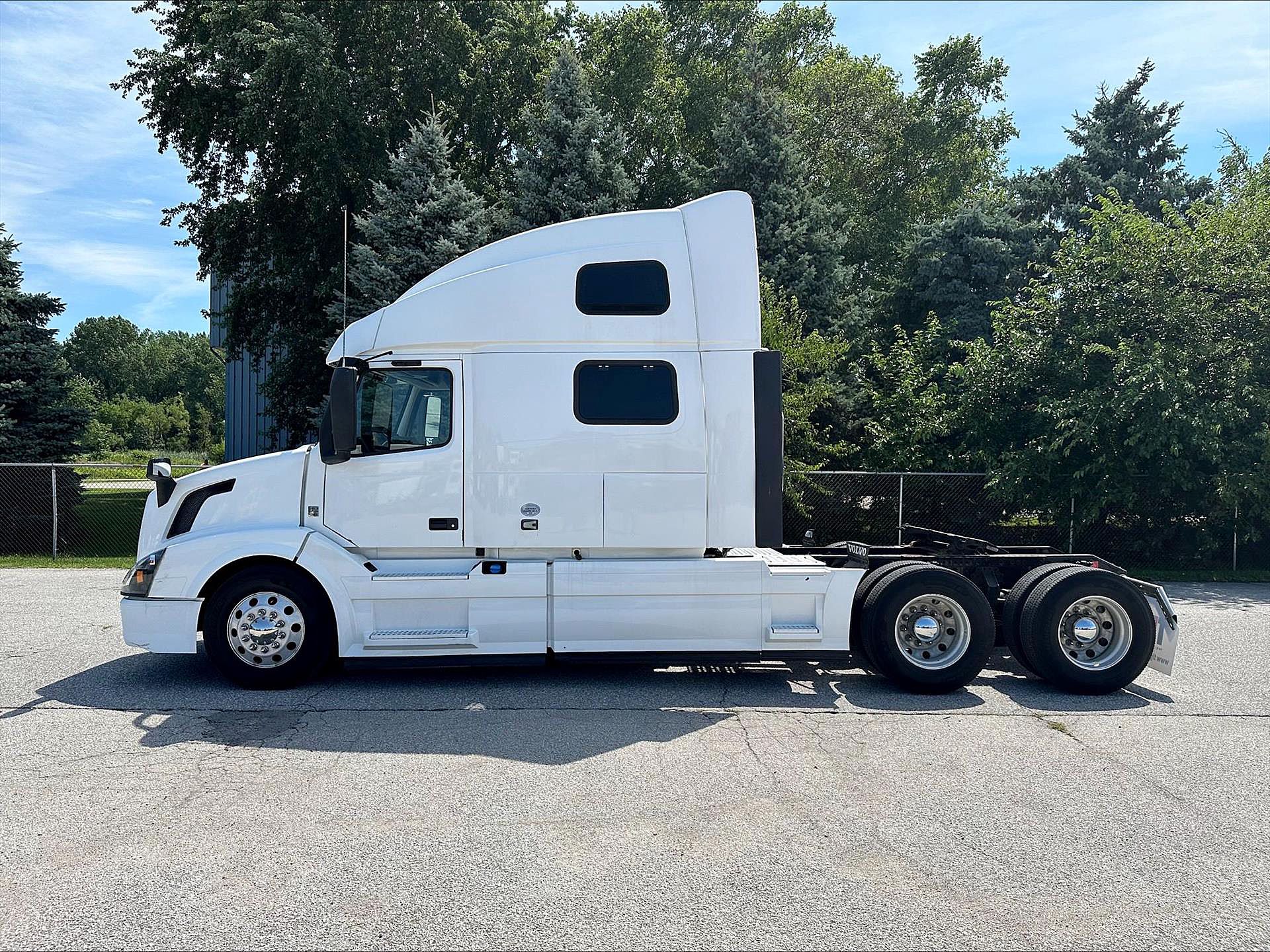 2017 Volvo VNL 780 For Sale | High Roof Sleeper | #N994510
