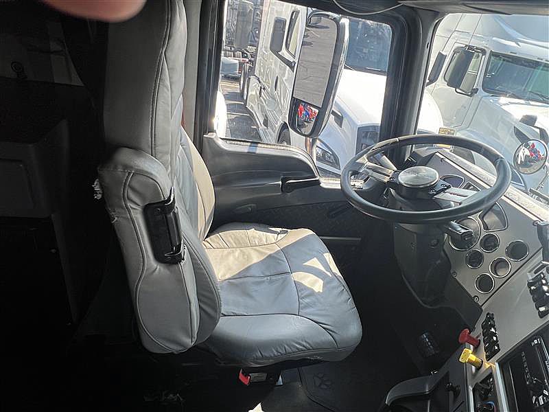 2017 Mack Pinnacle CXU613 (For Sale) | 70" Sleeper | # 254237