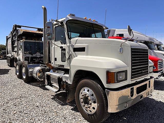 2019 Mack Pinnacle PI64T M778 For Sale | Daycab Sleeper | # 193590