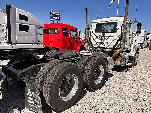 2019 Mack Pinnacle PI64T M778 For Sale | Daycab Sleeper | # 193590