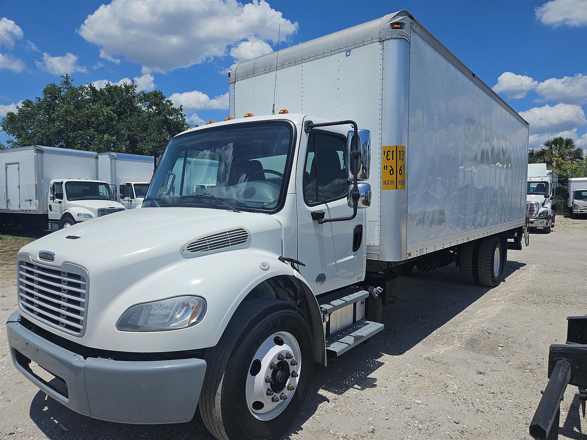 2015 Freightliner M2 106 (For Sale) | Day Cab | #340086