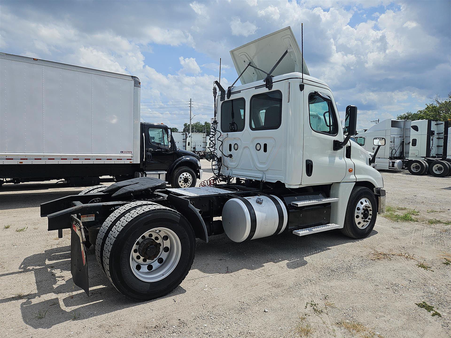 1998 Freightliner 4700 For Sale | Day Cab | #791540