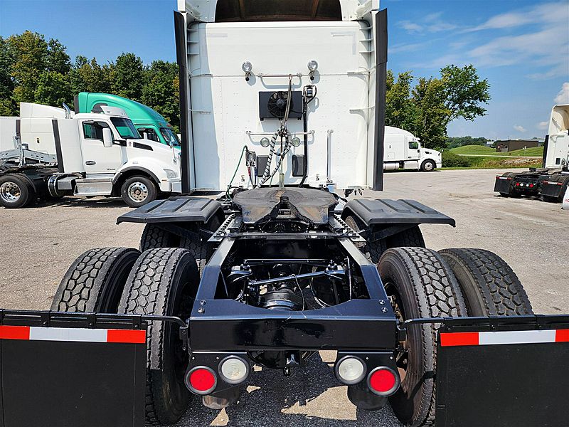 2017 Peterbilt 579 For Sale | 72" Sleeper | #9*238