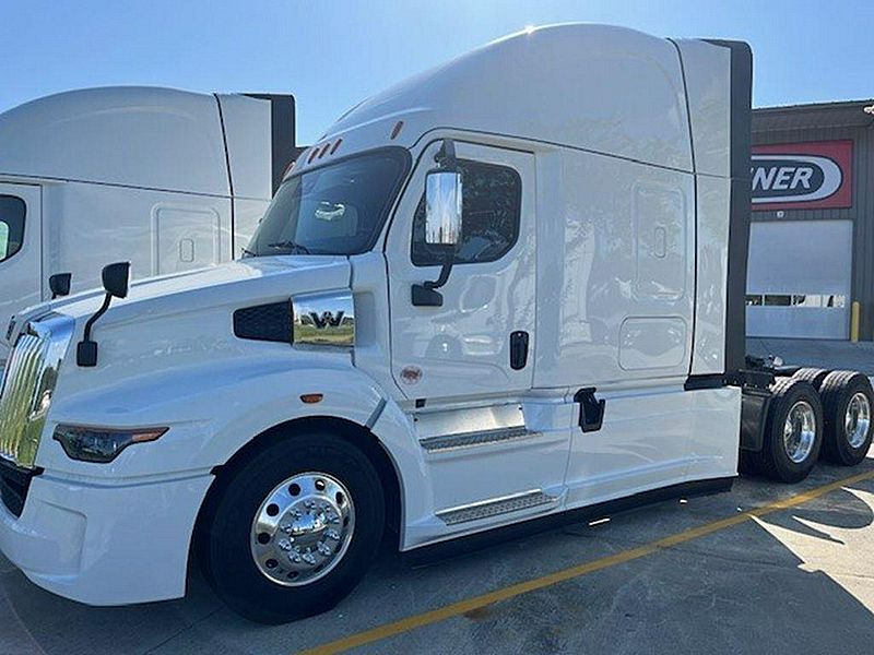 2025 Western Star 57X For Sale | Sleeper Truck | #289442