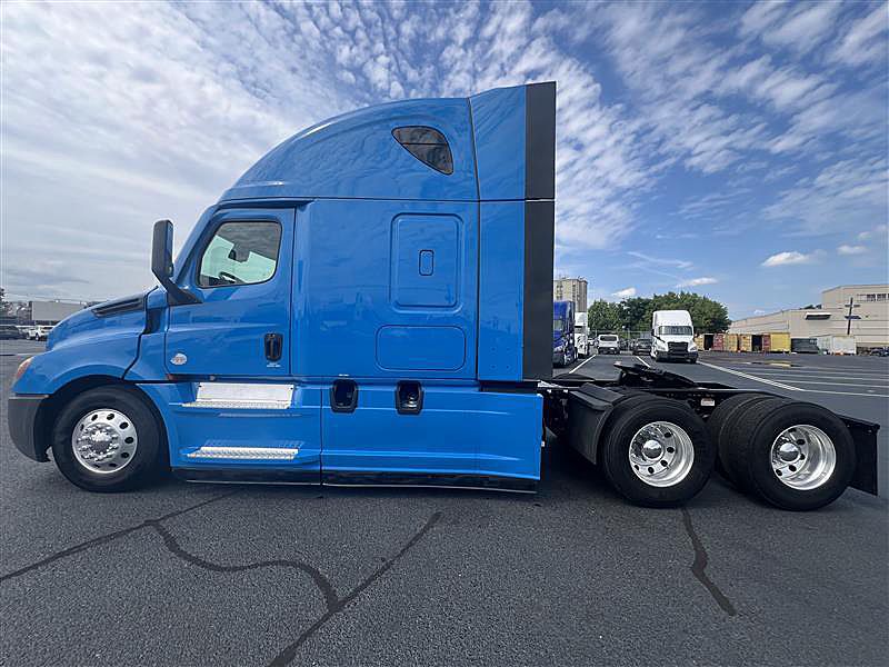 2021 Freightliner Cascadia 126 (For Sale) | 72" Sleeper | #265549