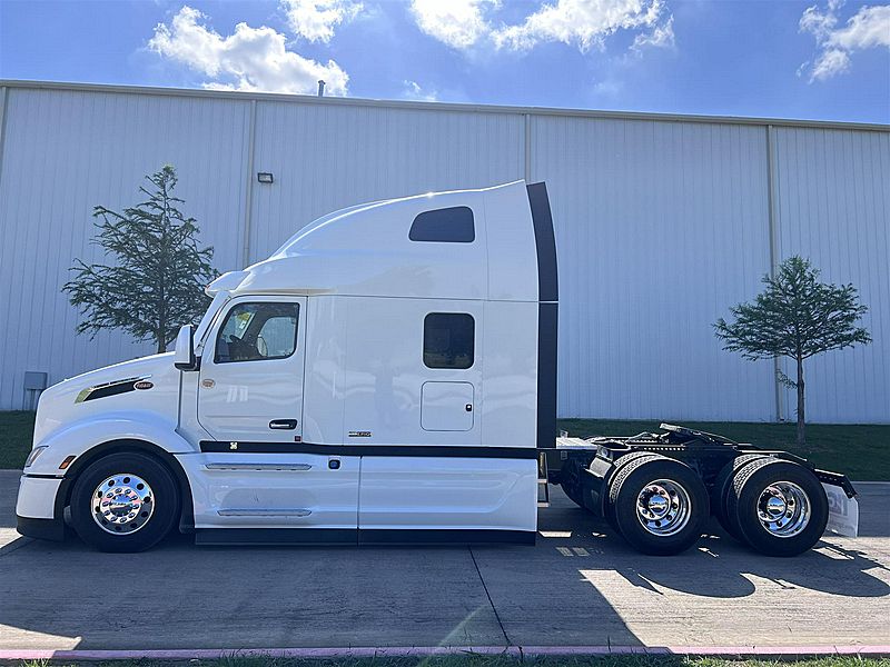 2025 Peterbilt 579 For Sale | 80" Sleeper | #SD748070