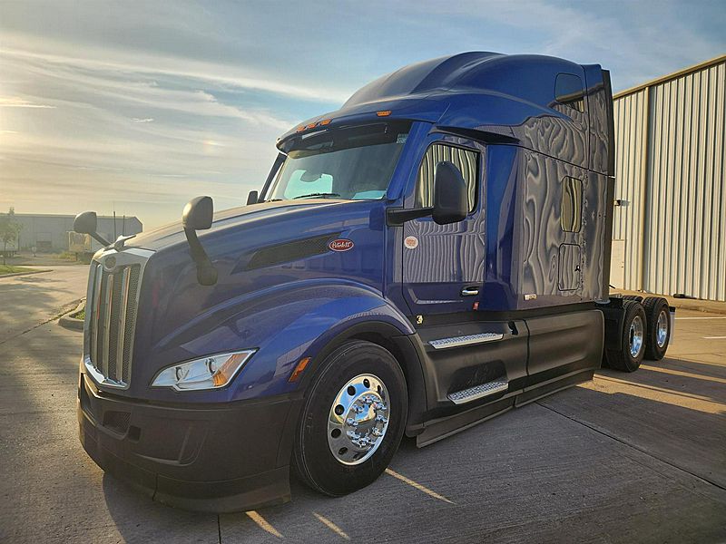 2025 Peterbilt 579 For Sale | 80" Sleeper | #SD748060