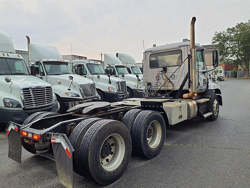 2017 Mack Pinnacle CXU600 (For Sale) | Day Cab | #677387