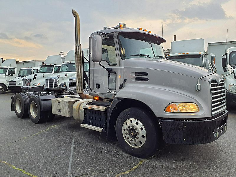 2017 Mack Pinnacle CXU600 (For Sale) | Day Cab | #677387