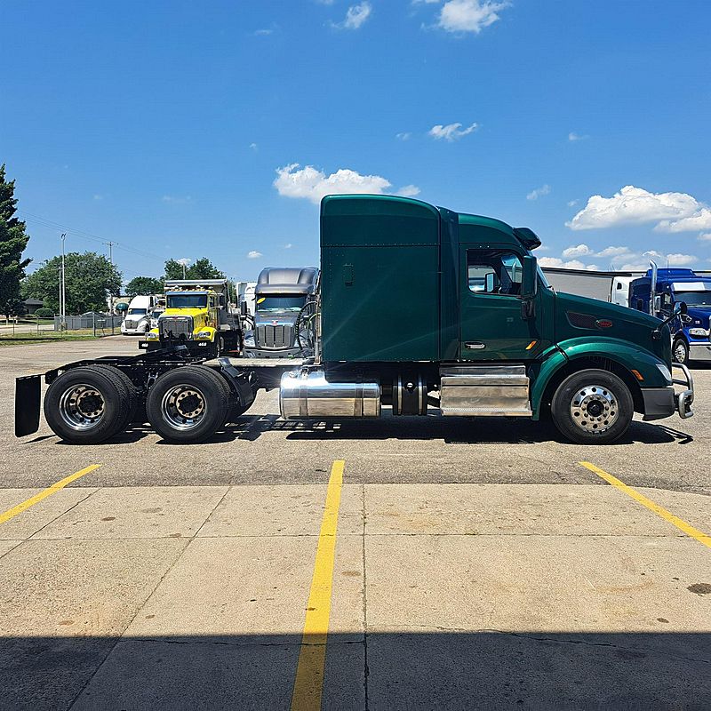 2019 Peterbilt 579 For Sale | 72" Sleeper | #8679406