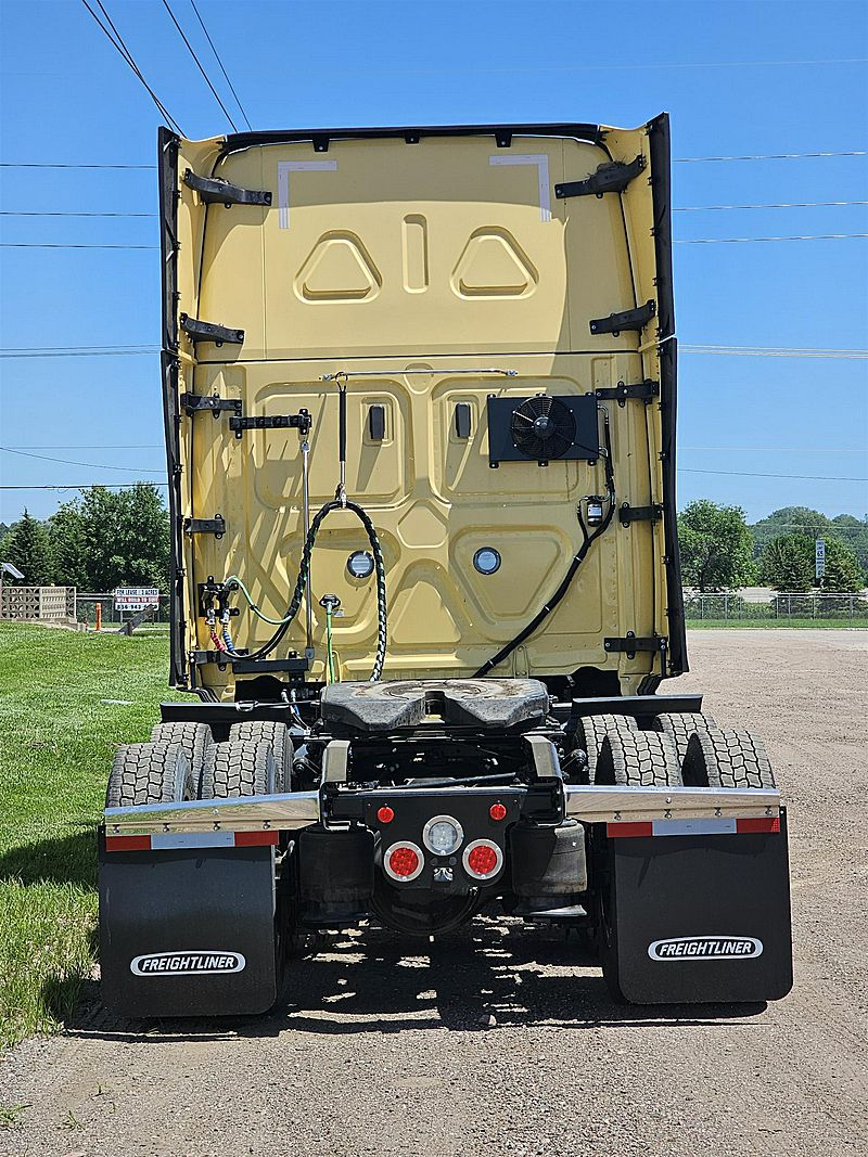 2024 Freightliner New Cascadia (For Sale) | 126" Sleeper | #771372