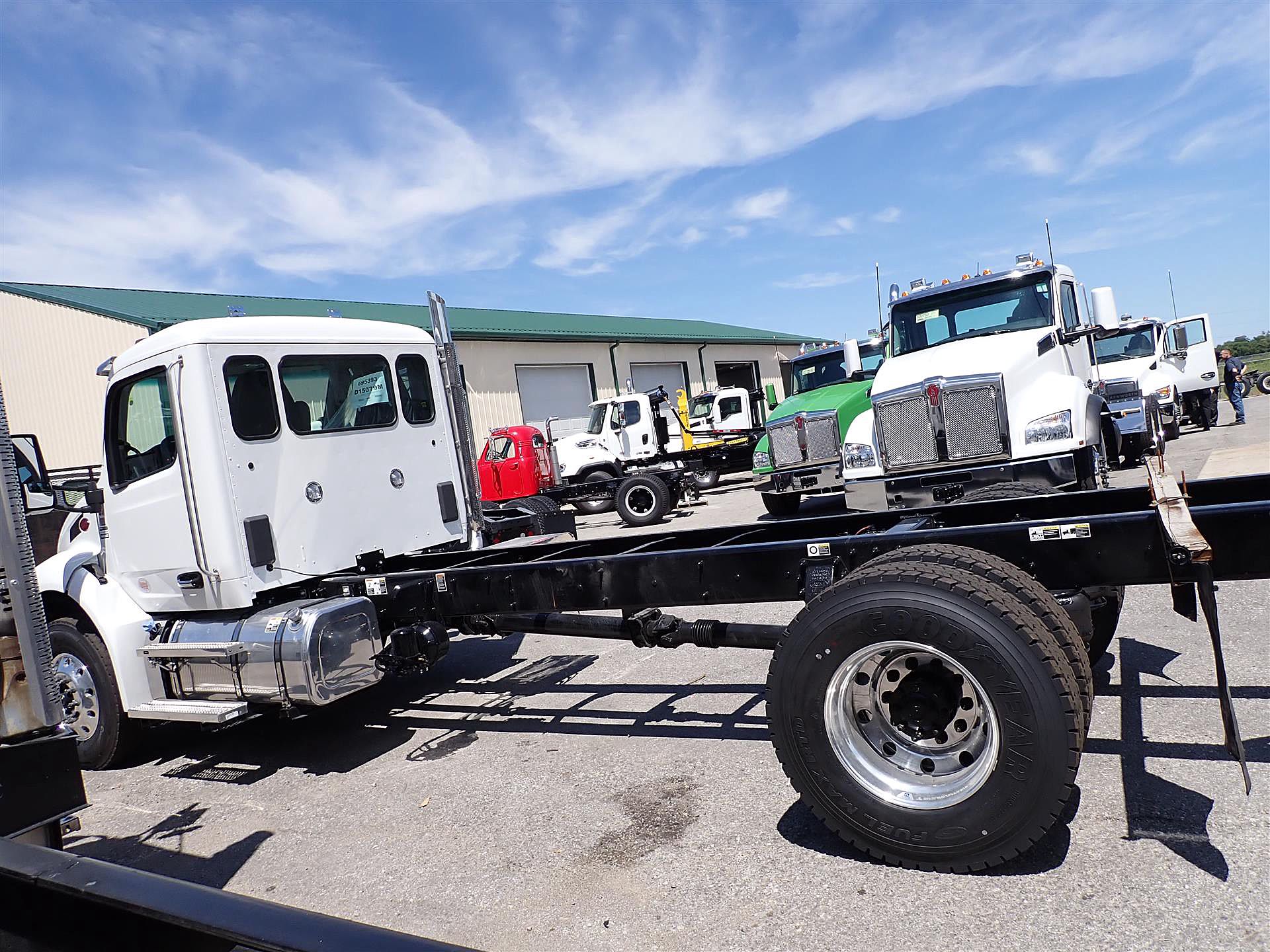 2025 Peterbilt 536 (For Sale) | Cab & Chassis | #SM695393