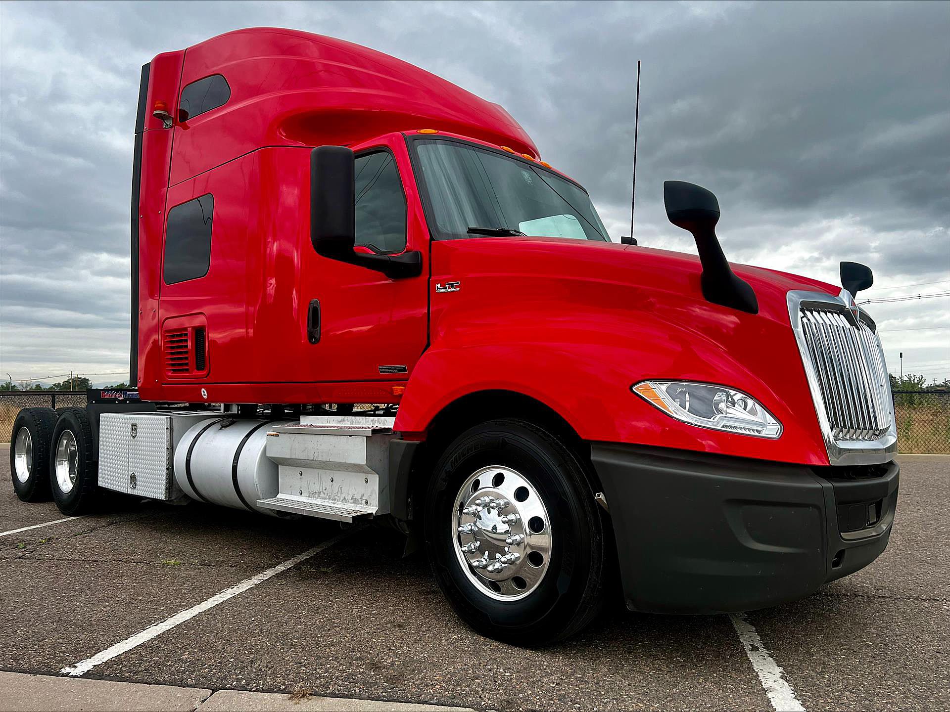 2018 International LT For Sale | 72" Sleeper | # 789234