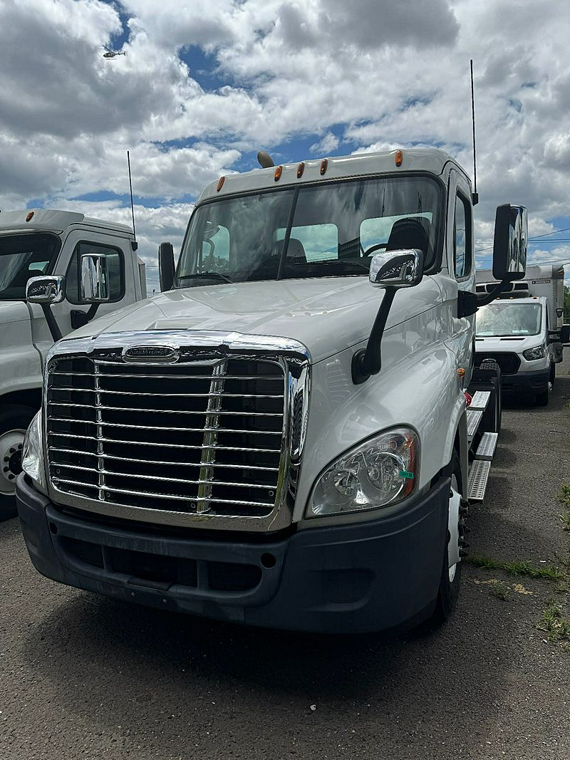 2015 Freightliner CASCADIA 125 For Sale | Dry Van | #339305