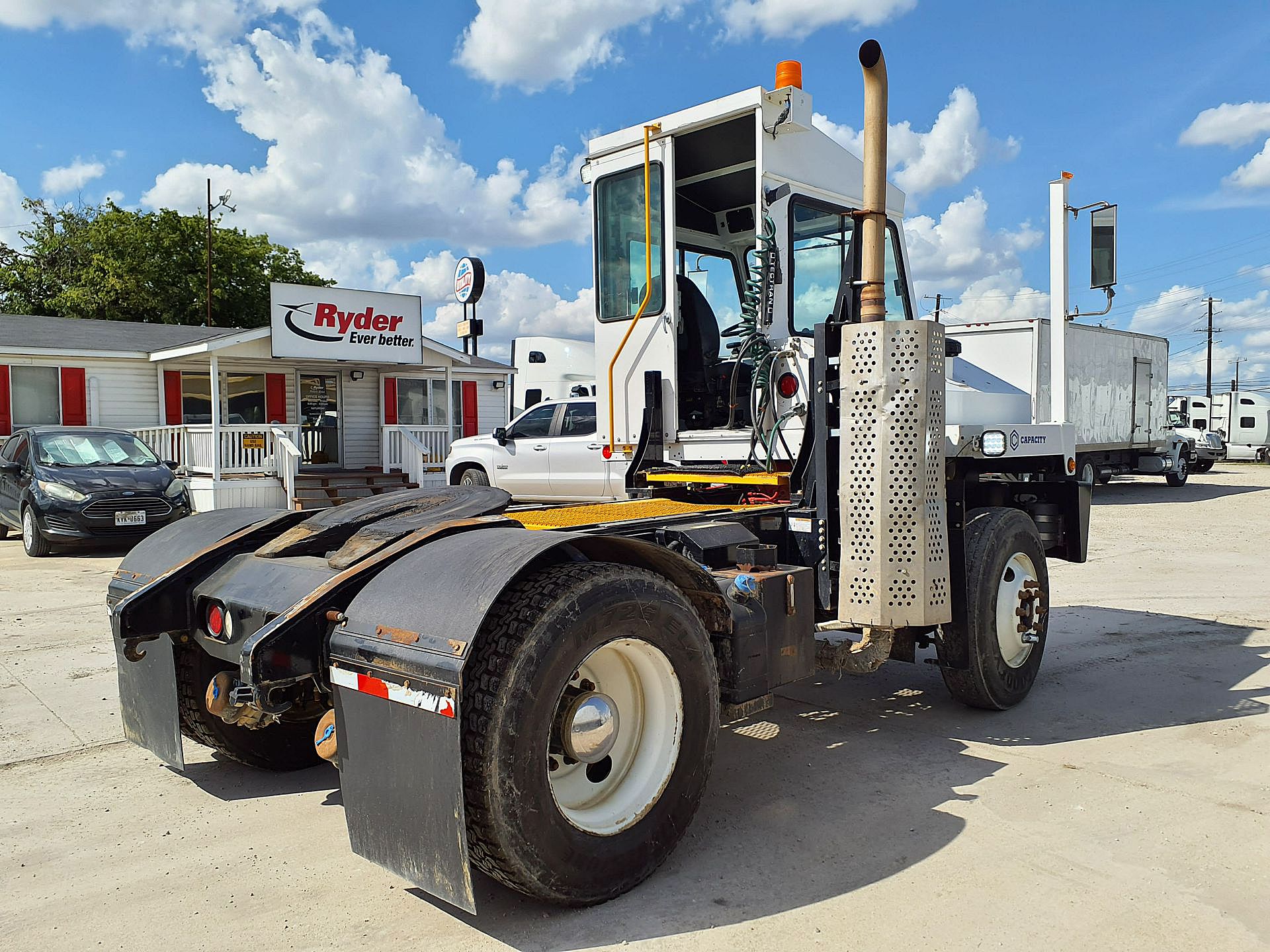 2019 Capacity TJ5000 For Sale | Yard Spotter | #284304