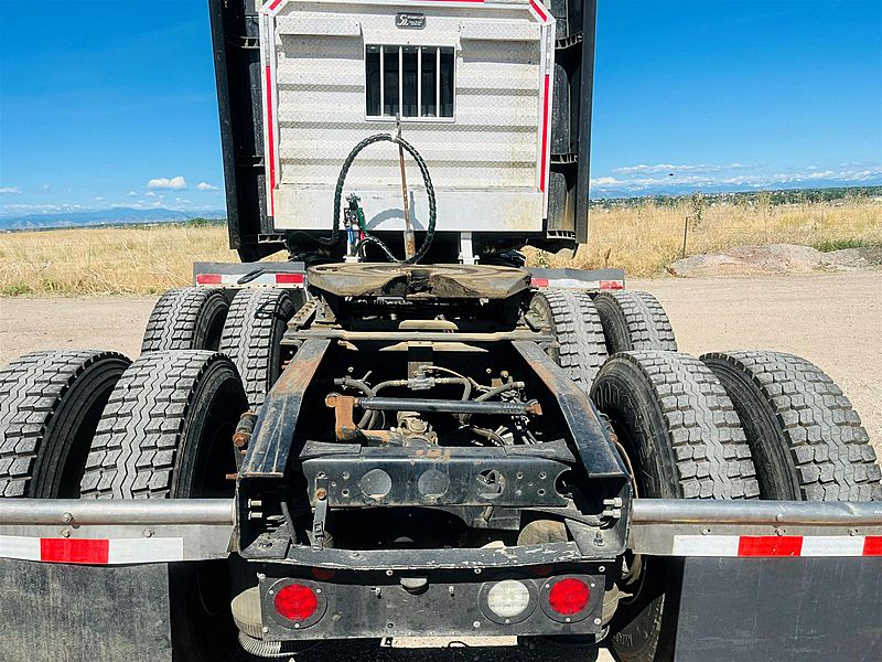 2019 International LoneStar For Sale | 73" Sleeper | # KN318379