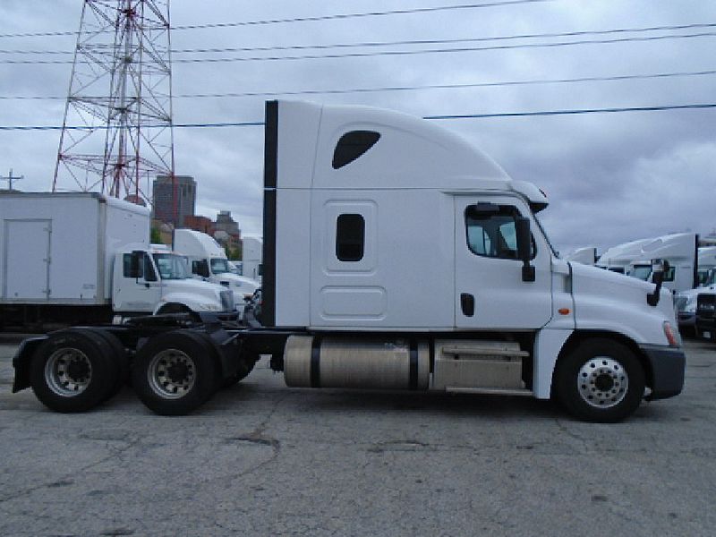 2018 Freightliner Cascadia For Sale | 72" Sleeper | #8635