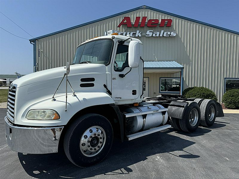 2005 Mack Pinnacle CX600 For Sale | Day Cab | # 4106