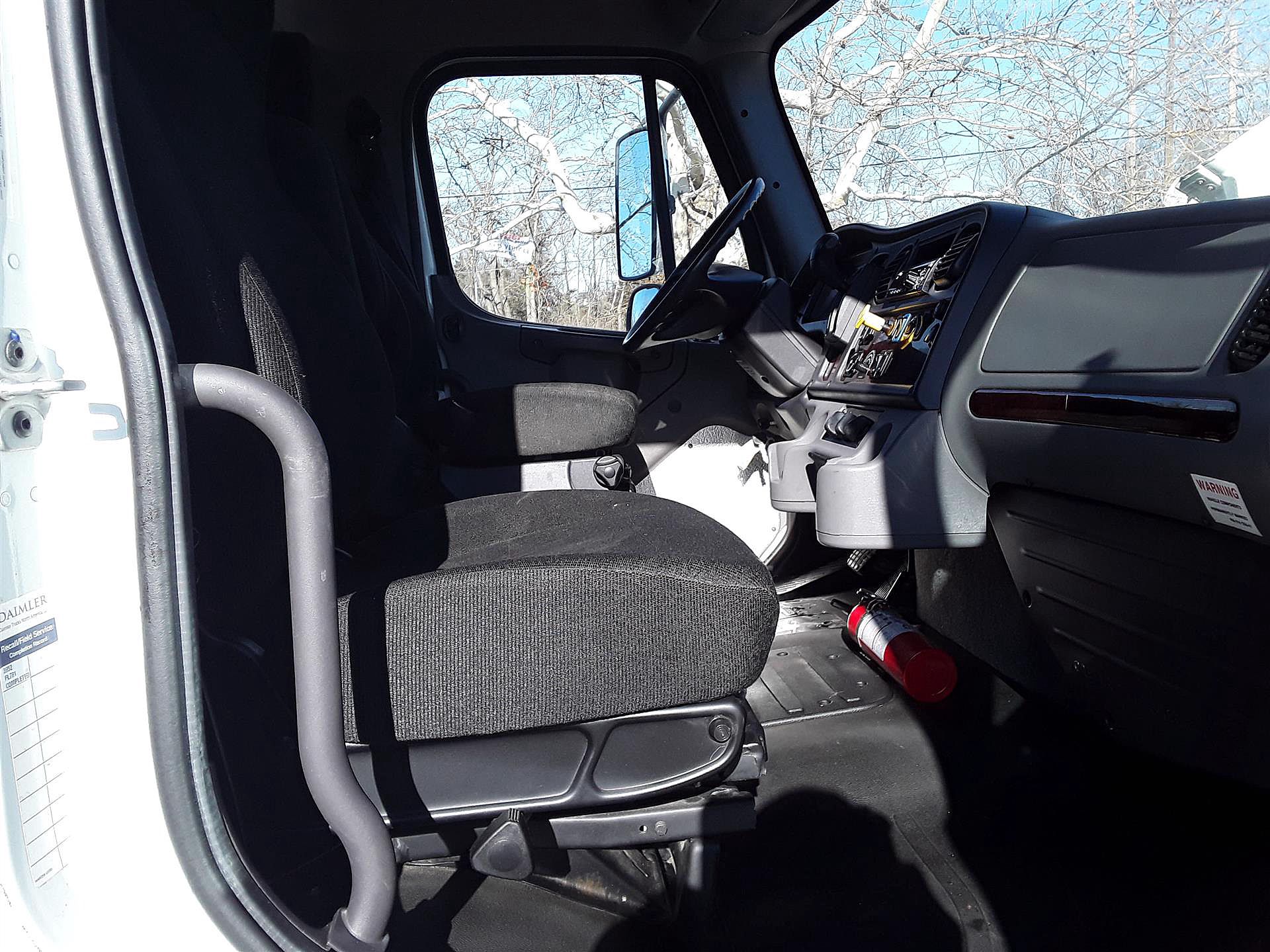 2019 Freightliner M2 106 (For Sale) | Day Cab | #788578