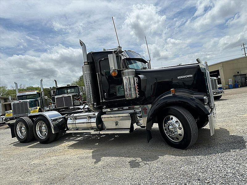 2015 Kenworth W900 For Sale | Day Cab | #472404