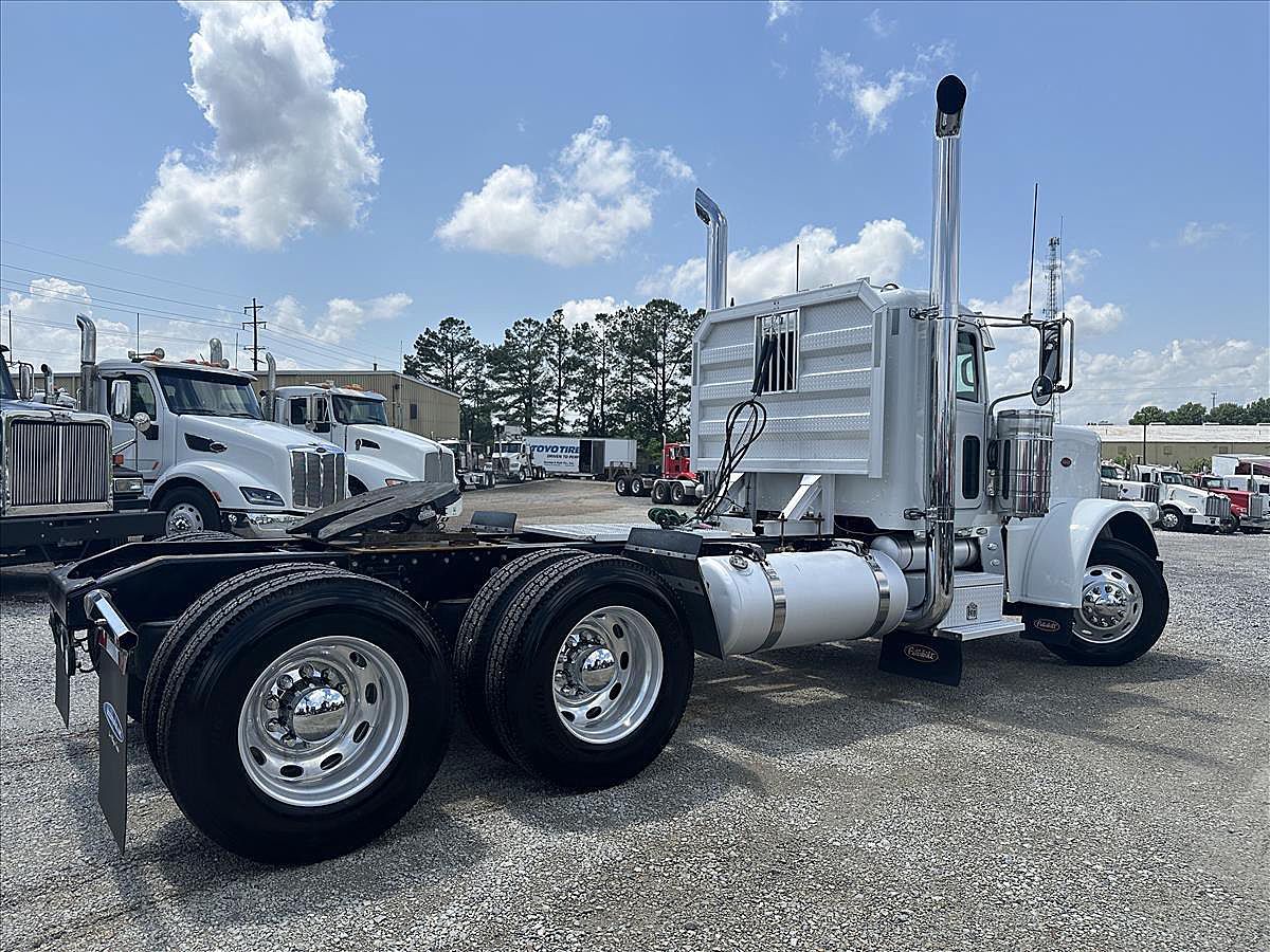 2016 Peterbilt 389 (For Sale) | Day Cab | #409669