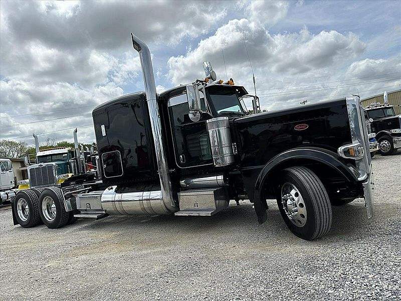 2015 Peterbilt 389 For Sale | Sleeper Truck | #319935