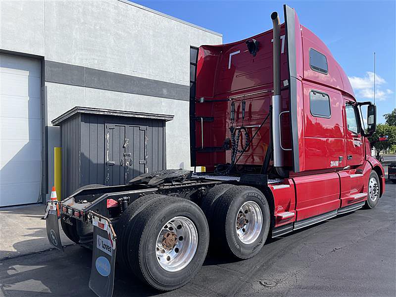 2020 Volvo VNL 860 For Sale | 70" Sleeper | #266106