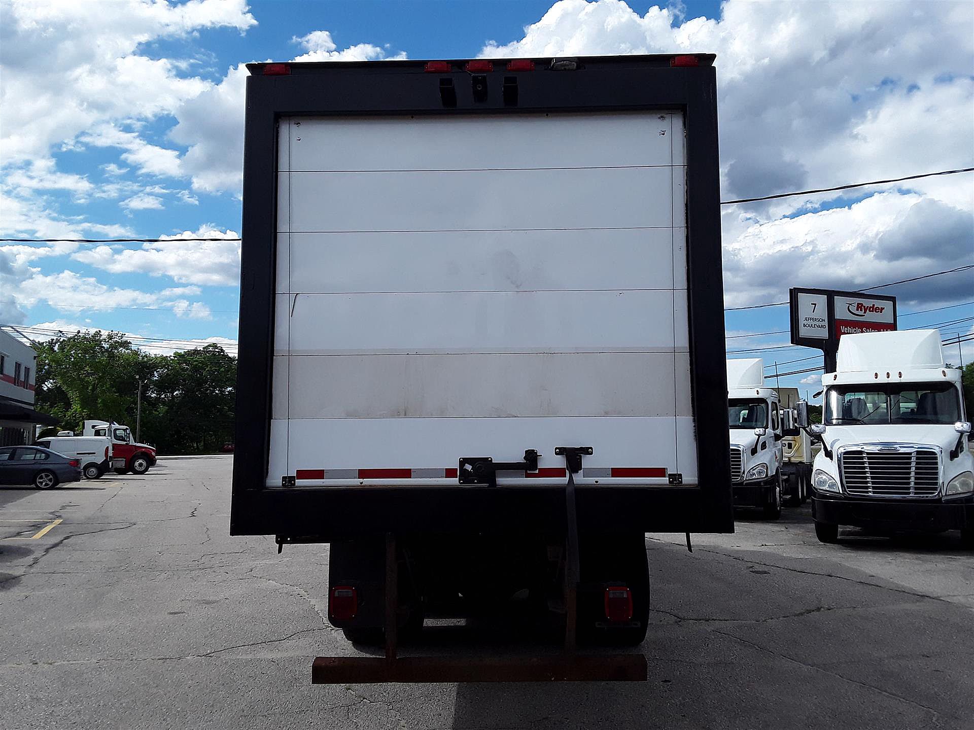 2019 Freightliner M2 106 For Sale | 26' Box | #823072