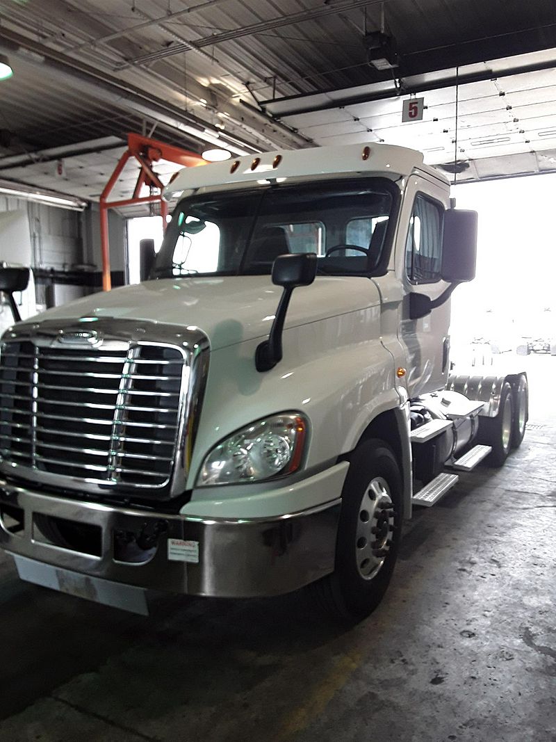 2017 Freightliner CASCADIA 125 For Sale | Day Cab | #674385