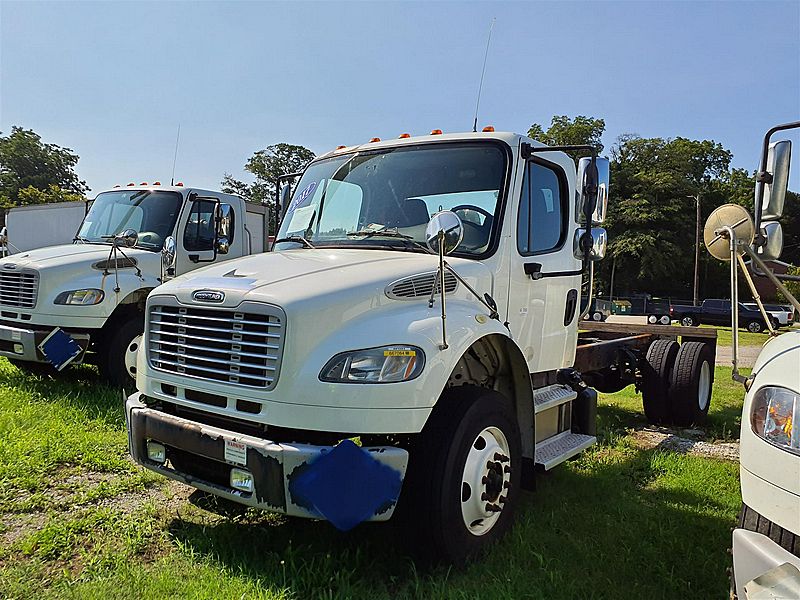 2017 Freightliner M2 106 For Sale | Day Cab | #667084