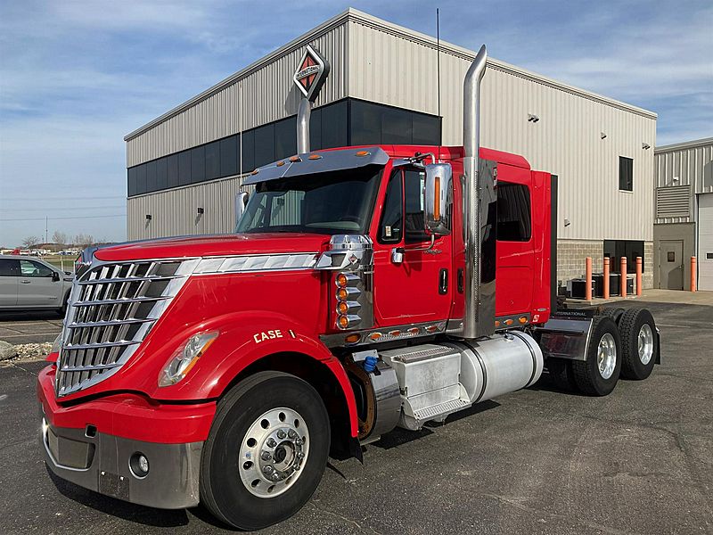 2017 International LoneStar For Sale | 56" Sleeper | # 259446