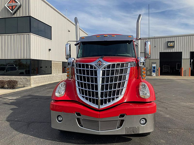 2017 International LoneStar For Sale | 56" Sleeper | # 187653