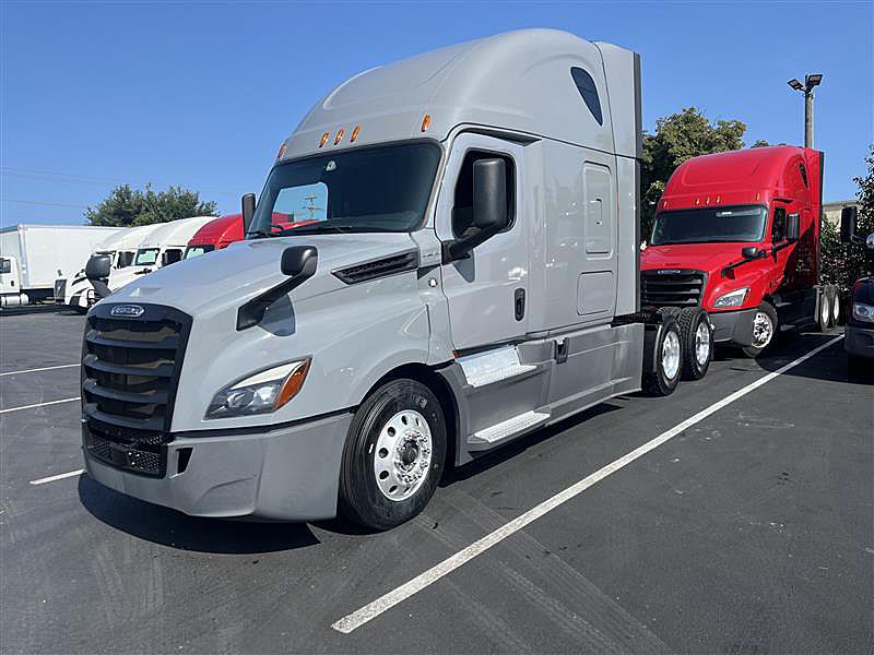 2020 Freightliner Cascadia 126 For Sale | 72" Sleeper | #266149