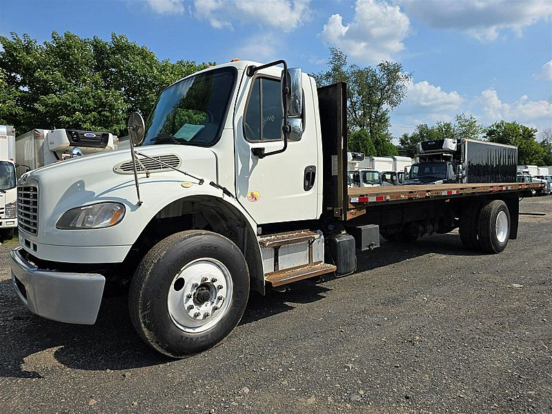 2015 Freightliner M2 106 For Sale | 24' Box | #347537