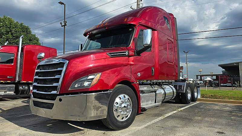 2020 Freightliner Cascadia 116 For Sale | 72" Sleeper | #0580280