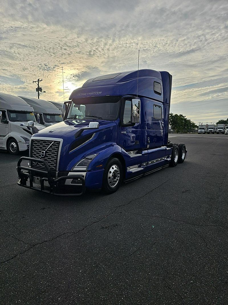 2022 Volvo VNL 860 For Sale | 77" Sleeper | #1212420