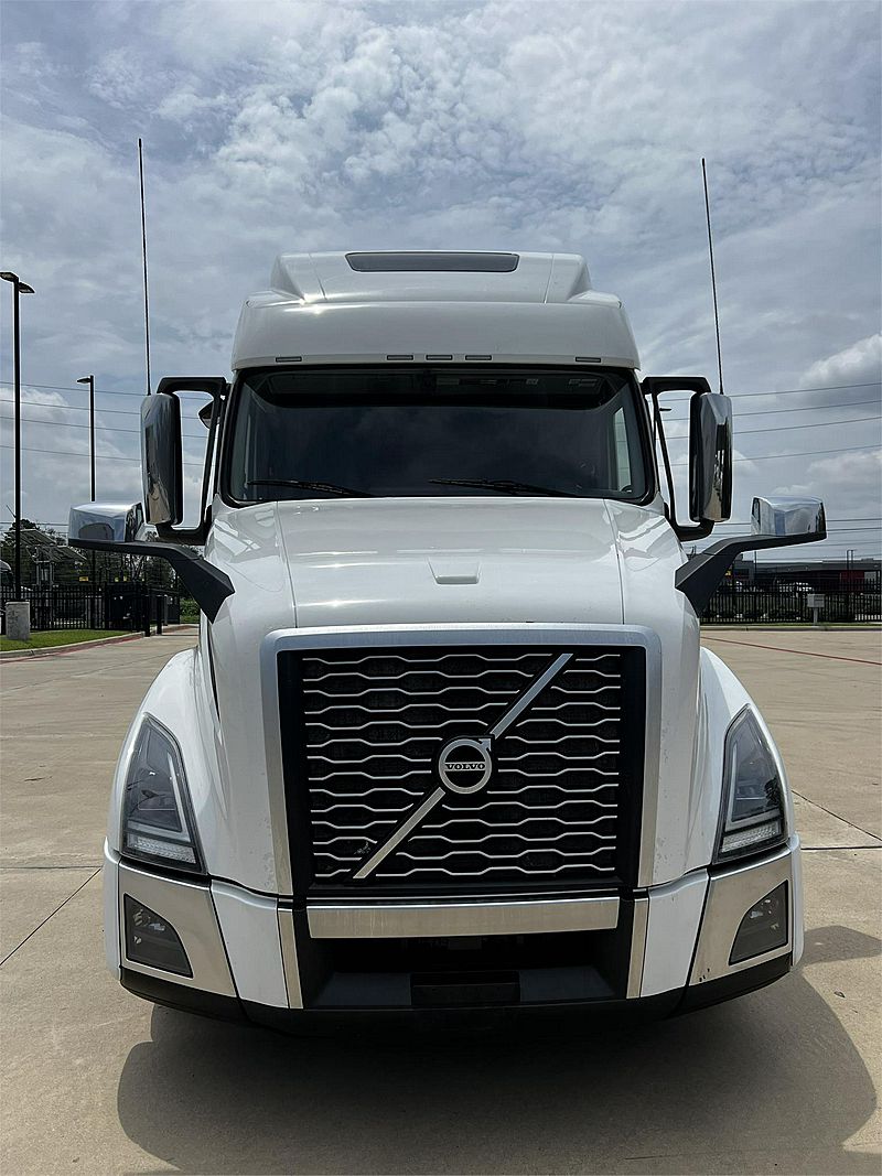 2022 Volvo VNL 860 For Sale | 77" Sleeper | #1019304
