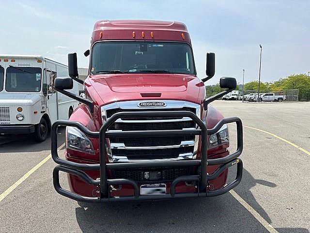 2019 Freightliner Cascadia 126 For Sale | 72" Sleeper | #266331