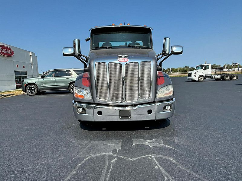 2017 Peterbilt 579 For Sale | Day Cab | #8HD369097