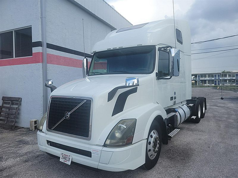 2016 Volvo VNL For Sale | 61" Sleeper | #352441