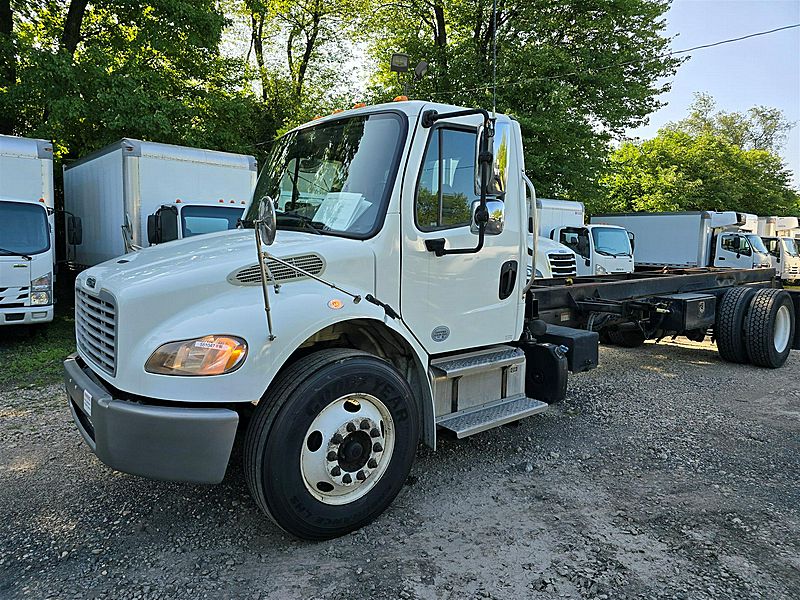2014 Freightliner M2 106 For Sale | Day Cab | #551047