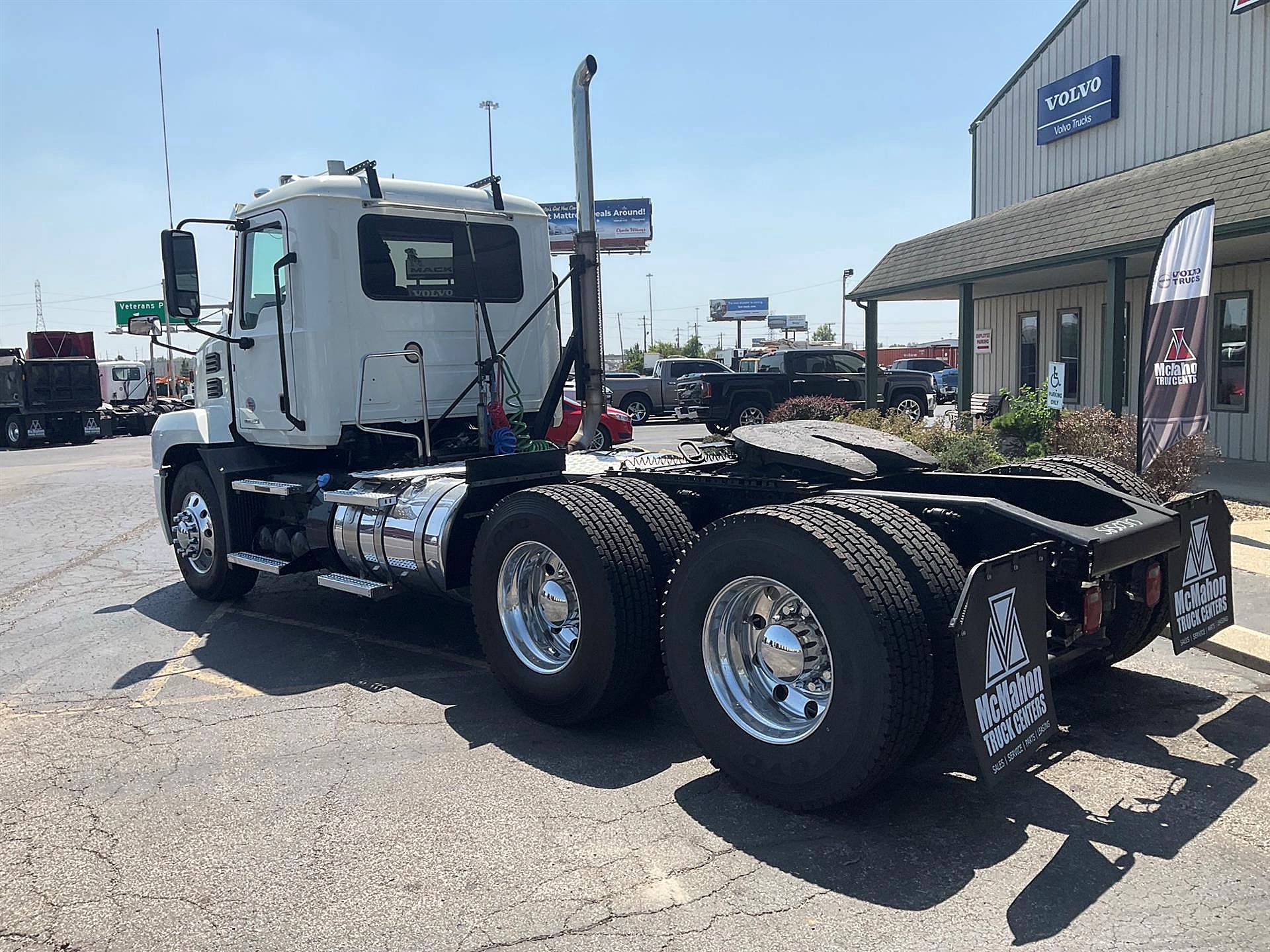2019 Mack Anthem AN64T M742 For Sale | Daycab Sleeper | # 10MU003392
