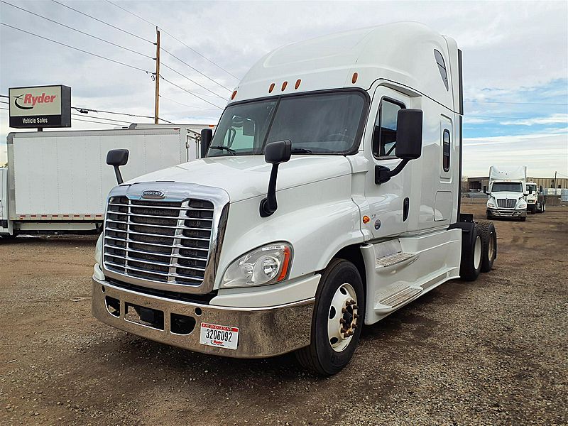 2018 Freightliner CASCADIA 125 For Sale | 72" Sleeper | #779407