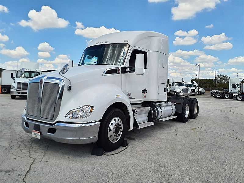 2018 Kenworth T680 For Sale | 52" Sleeper | #749192