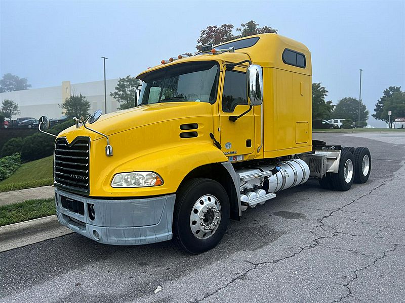 2016 Mack Pinnacle CXU613 For Sale | 72" Sleeper | # 247588